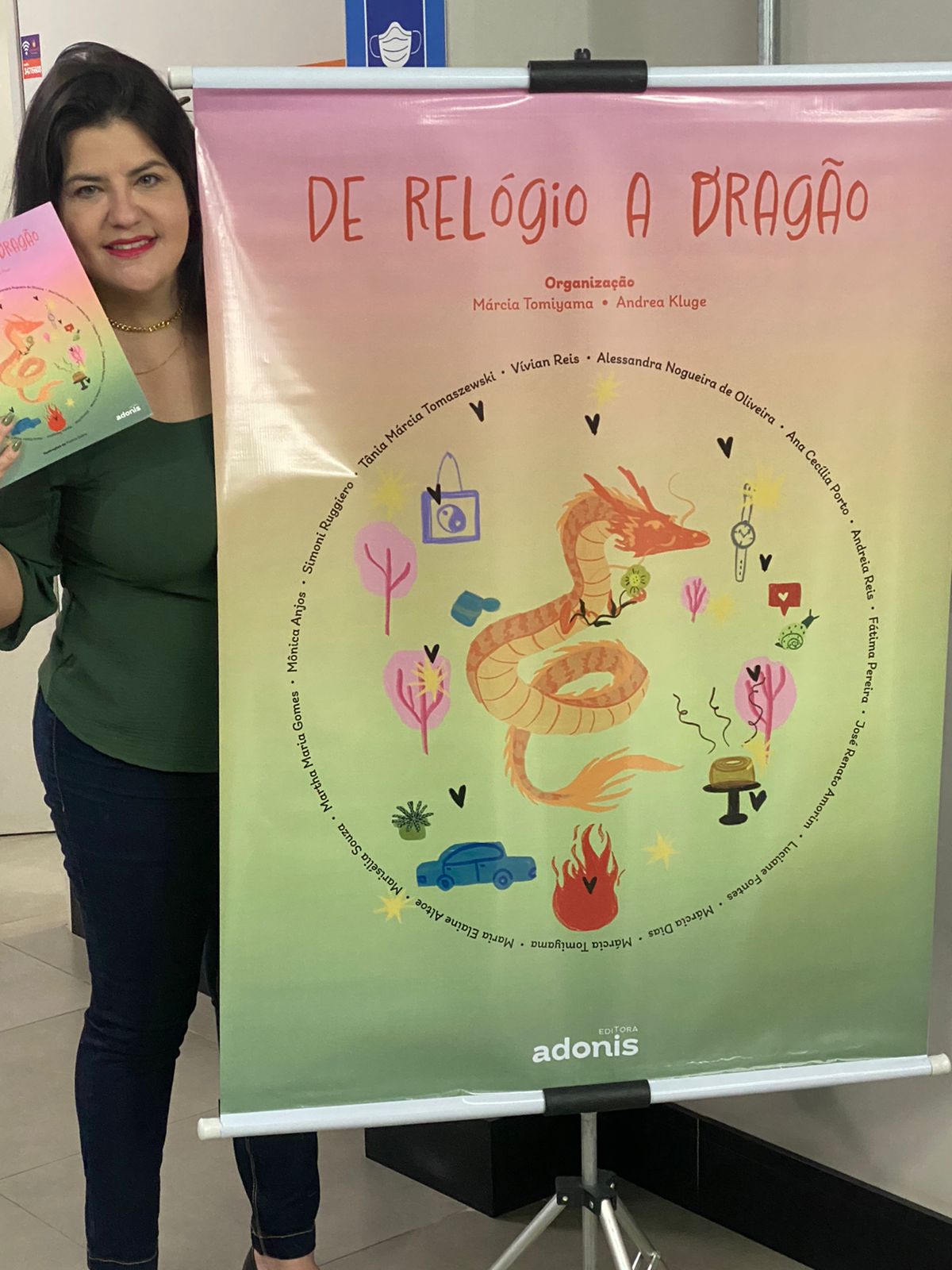 Editora Adonis apresenta coletânea de 15 escritores com a organização ...